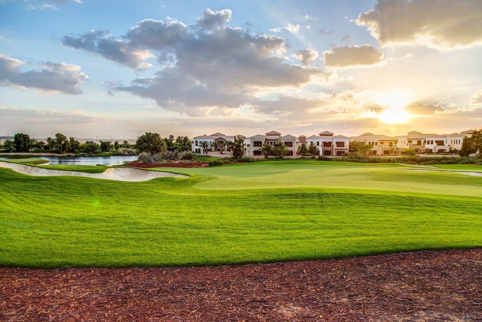 Jumeirah Golf Estates in Dubai | Villas & Townhouses for Sale