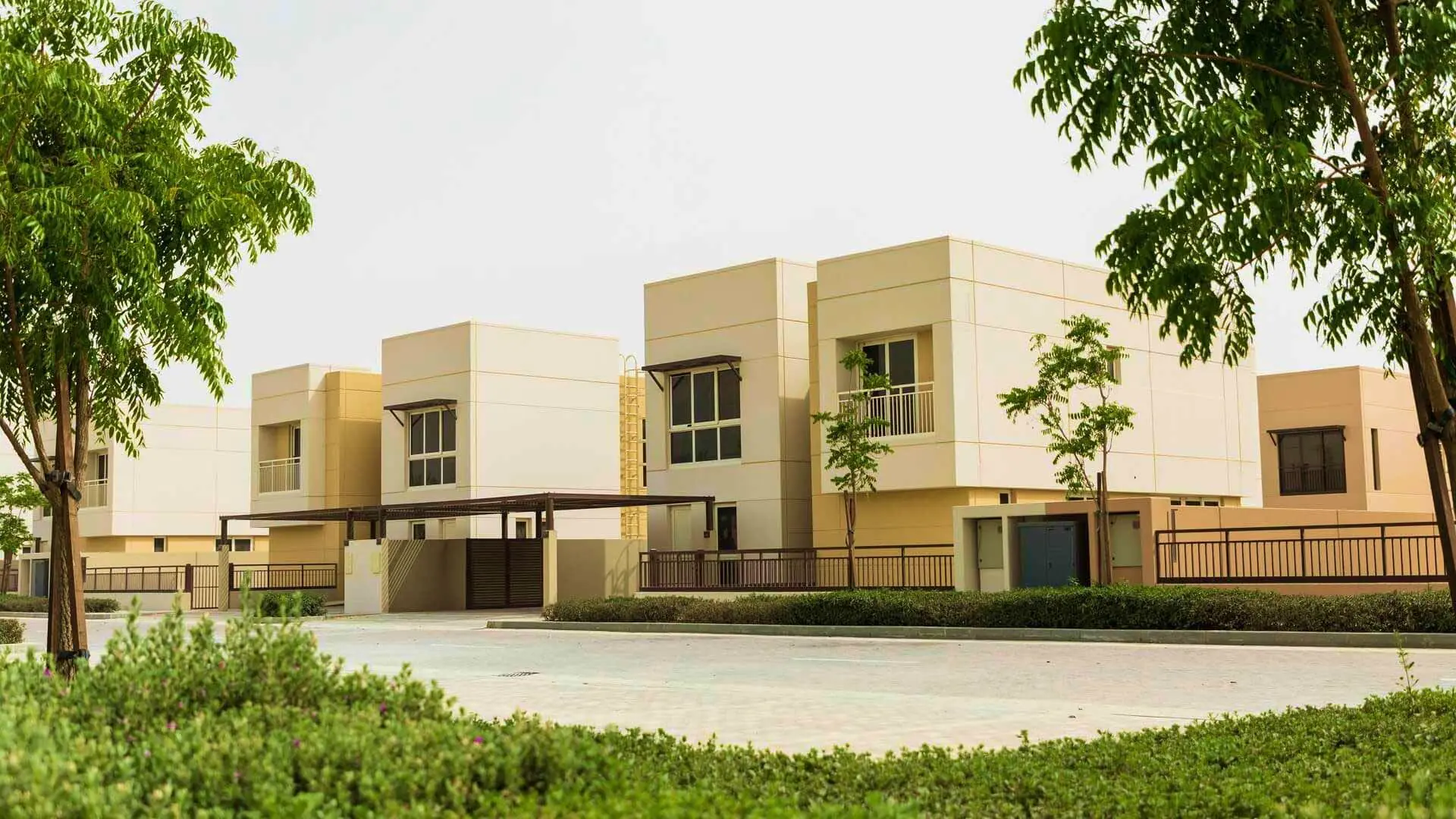 Sharjah Gate Tower by Bonyan International Investment Group Holding LLC ...